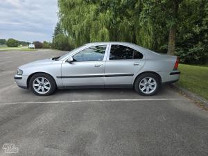 Grey Volvo S60 2003 in Klaipeda, with an engine capacity of 2.40 L and mileage of 35 thousand km for 1450 €, photo 7 on AUTOMOTO.COM.LV