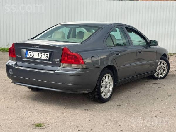 Серый Вольво С60 2003 в Елгава, объемом двигателя 2.40 л и пробегом 372 тыс. км за 1250 €, фото 5 на AUTOMOTO.COM.LV