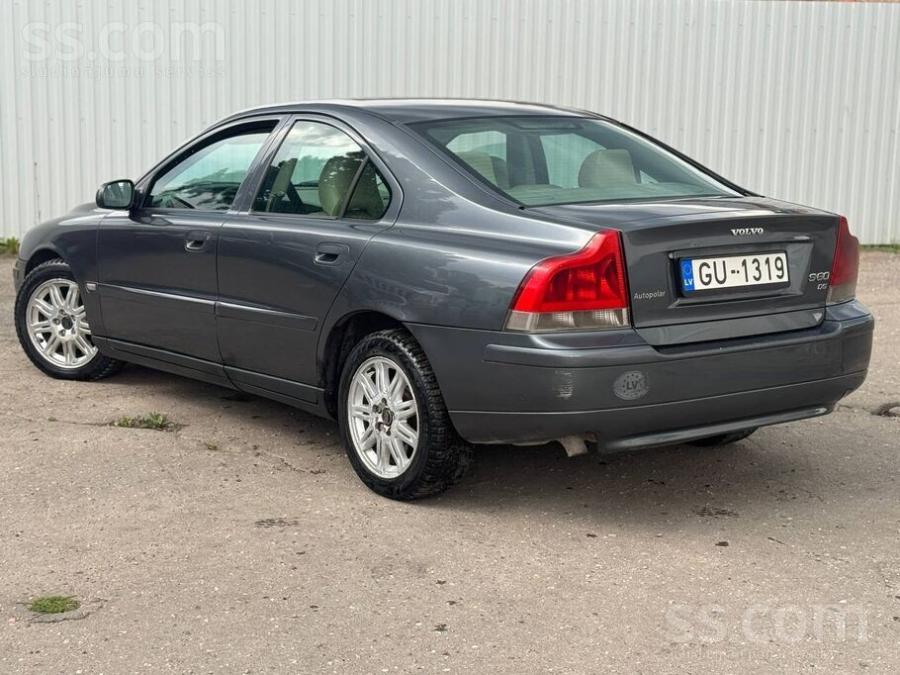 Серый Вольво С60 2003 в Елгава, объемом двигателя 2.40 л и пробегом 372 тыс. км за 1250 €, фото 7 на AUTOMOTO.COM.LV