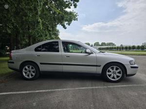 Pelēks Volvo S60 2003 Klaipėda, ar dzinēja tilpumu 2.40 L un nobraukumu 350 tūkst. km par 1450 €, foto 3 vietnē AUTOMOTO.COM.LV