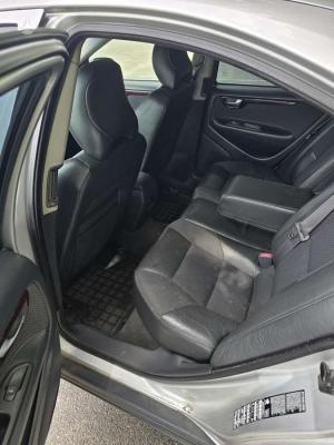 Pelēks Volvo S60 2003 Klaipėda, ar dzinēja tilpumu 2.40 L un nobraukumu 350 tūkst. km par 1450 €, foto 8 vietnē AUTOMOTO.COM.LV
