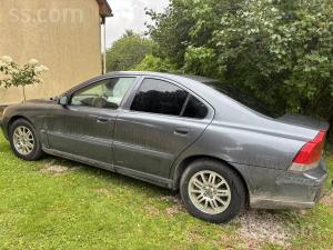 Grey Volvo S60 2003 in Dobele, with an engine capacity of 2.40 L and mileage of 361 thousand km for 1800 €, photo 3 on AUTOMOTO.COM.LV