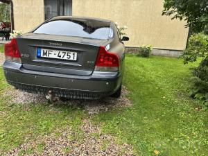 Grey Volvo S60 2003 in Dobele, with an engine capacity of 2.40 L and mileage of 361 thousand km for 1800 €, photo 4 on AUTOMOTO.COM.LV