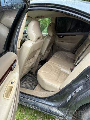 Grey Volvo S60 2003 in Dobele, with an engine capacity of 2.40 L and mileage of 361 thousand km for 1800 €, photo 8 on AUTOMOTO.COM.LV