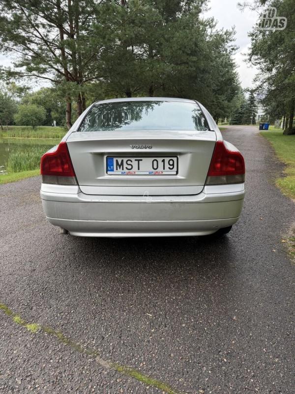Pelēks Volvo S60 2003 Viļņa, ar dzinēja tilpumu 2.40 L un nobraukumu 376 tūkst. km par 1100 €, foto 5 vietnē AUTOMOTO.COM.LV