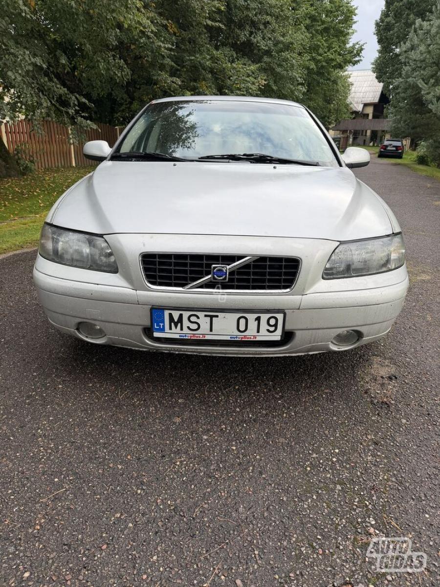 Pelēks Volvo S60 2003 Viļņa, ar dzinēja tilpumu 2.40 L un nobraukumu 376 tūkst. km par 1100 €, foto 7 vietnē AUTOMOTO.COM.LV