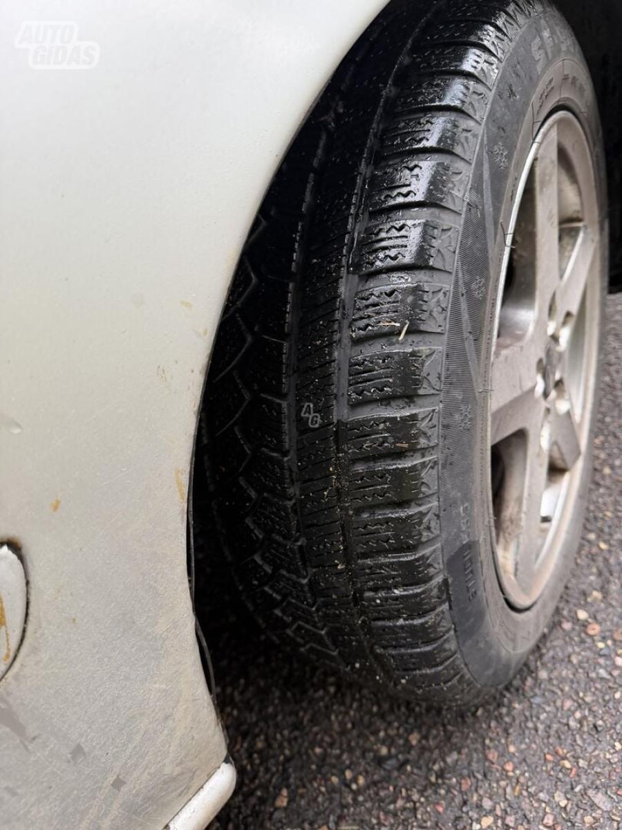 Pelēks Volvo S60 2003 Viļņa, ar dzinēja tilpumu 2.40 L un nobraukumu 376 tūkst. km par 1100 €, foto 9 vietnē AUTOMOTO.COM.LV