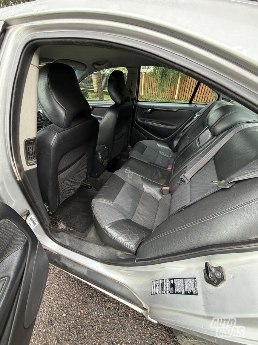 Pelēks Volvo S60 2003 Viļņa, ar dzinēja tilpumu 2.40 L un nobraukumu 376 tūkst. km par 1100 €, foto 10 vietnē AUTOMOTO.COM.LV