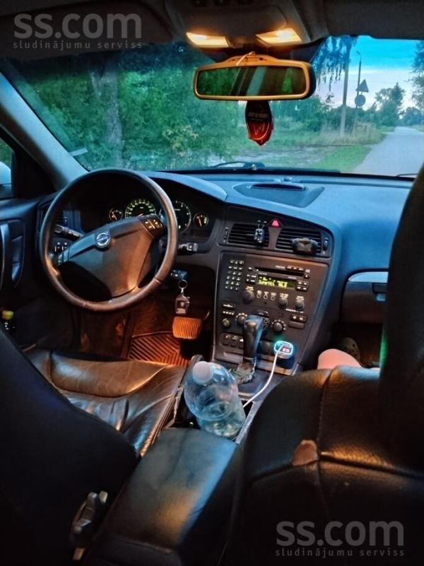Pelēks Volvo S60 2003 Rēzekne, ar dzinēja tilpumu 2.40 L un nobraukumu 517 tūkst. km par 1250 €, foto 7 vietnē AUTOMOTO.COM.LV