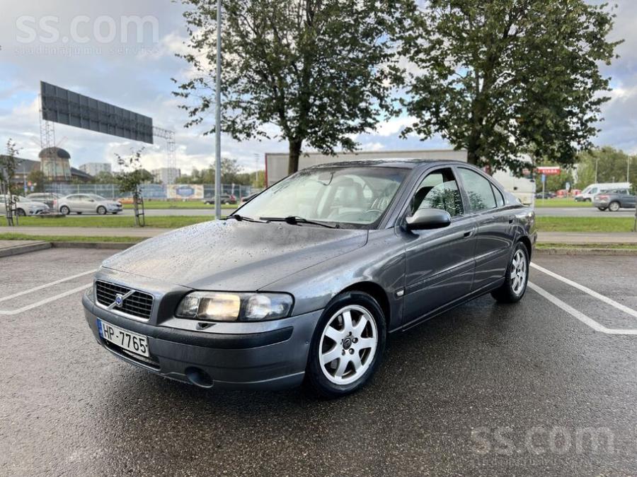 Pelēks Volvo S60 2003 Rīga, ar dzinēja tilpumu 2.40 L un nobraukumu 398 tūkst. km par 1200 €, foto 3 vietnē AUTOMOTO.COM.LV