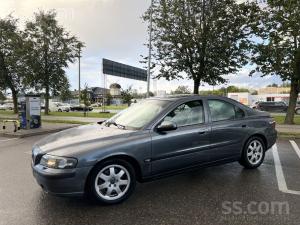 Pelēks Volvo S60 2003 Rīga, ar dzinēja tilpumu 2.40 L un nobraukumu 398 tūkst. km par 1200 €, foto 4 vietnē AUTOMOTO.COM.LV