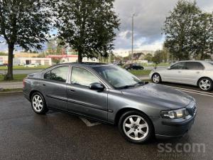 Pelēks Volvo S60 2003 Rīga, ar dzinēja tilpumu 2.40 L un nobraukumu 398 tūkst. km par 1200 €, foto 5 vietnē AUTOMOTO.COM.LV