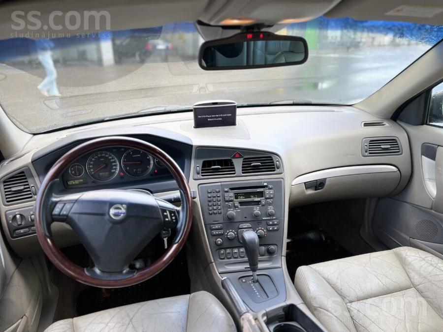 Pelēks Volvo S60 2003 Rīga, ar dzinēja tilpumu 2.40 L un nobraukumu 398 tūkst. km par 1200 €, foto 8 vietnē AUTOMOTO.COM.LV