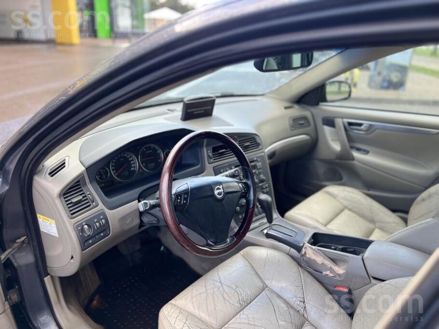 Pelēks Volvo S60 2003 Rīga, ar dzinēja tilpumu 2.40 L un nobraukumu 398 tūkst. km par 1200 €, foto 9 vietnē AUTOMOTO.COM.LV