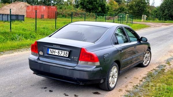 Pelēks Volvo S60 2003 Cēsis, ar dzinēja tilpumu 2.40 L un nobraukumu 357 tūkst. km par 1350 €, foto 6 vietnē AUTOMOTO.COM.LV