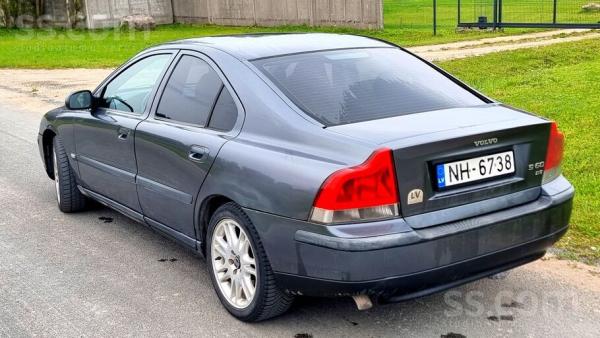 Pelēks Volvo S60 2003 Cēsis, ar dzinēja tilpumu 2.40 L un nobraukumu 357 tūkst. km par 1350 €, foto 8 vietnē AUTOMOTO.COM.LV