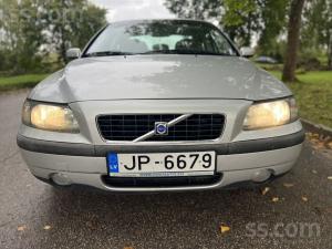 Pelēks Volvo S60 2003 Rēzekne, ar dzinēja tilpumu 2.40 L un nobraukumu 0 tūkst. km par 1550 €, foto  vietnē AUTOMOTO.COM.LV