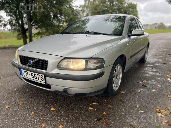 Grey Volvo S60 2003 in Rezekne, with an engine capacity of 2.40 L and mileage of 0 thousand km for 1550 €, photo 3 on AUTOMOTO.COM.LV