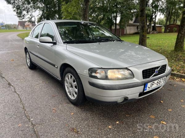 Grey Volvo S60 2003 in Rezekne, with an engine capacity of 2.40 L and mileage of 0 thousand km for 1550 €, photo 4 on AUTOMOTO.COM.LV