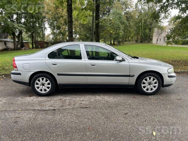 Grey Volvo S60 2003 in Rezekne, with an engine capacity of 2.40 L and mileage of 0 thousand km for 1550 €, photo 5 on AUTOMOTO.COM.LV