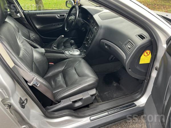 Grey Volvo S60 2003 in Rezekne, with an engine capacity of 2.40 L and mileage of 0 thousand km for 1550 €, photo 10 on AUTOMOTO.COM.LV