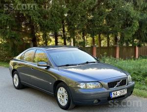 Pelēks Volvo S60 2003 Rīga, ar dzinēja tilpumu 2.40 L un nobraukumu 354 tūkst. km par 1350 €, foto  vietnē AUTOMOTO.COM.LV