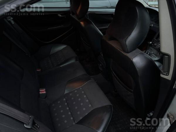 Grey Volvo S60 2003 in Madona, with an engine capacity of 2.40 L and mileage of 424 thousand km for 1300 €, photo 7 on AUTOMOTO.COM.LV