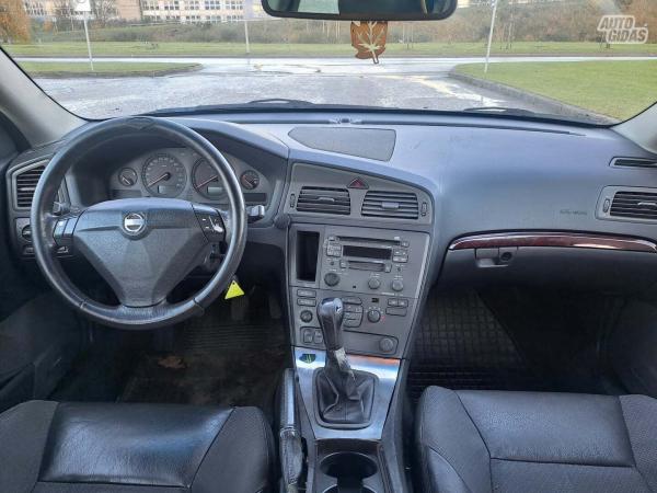 Pelēks Volvo S60 2003 Telšiai, ar dzinēja tilpumu 2.40 L un nobraukumu 360 tūkst. km par 650 €, foto 11 vietnē AUTOMOTO.COM.LV
