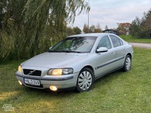 Grey Volvo S60 2003 in Salcininkai, with an engine capacity of 2.40 L and mileage of 0 thousand km for 600 €, photo 3 on AUTOMOTO.COM.LV