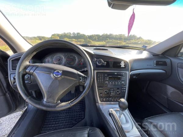 Pelēks Volvo S60 2004 Ludza, ar dzinēja tilpumu 2.40 L un nobraukumu 394 tūkst. km par 650 €, foto 6 vietnē AUTOMOTO.COM.LV