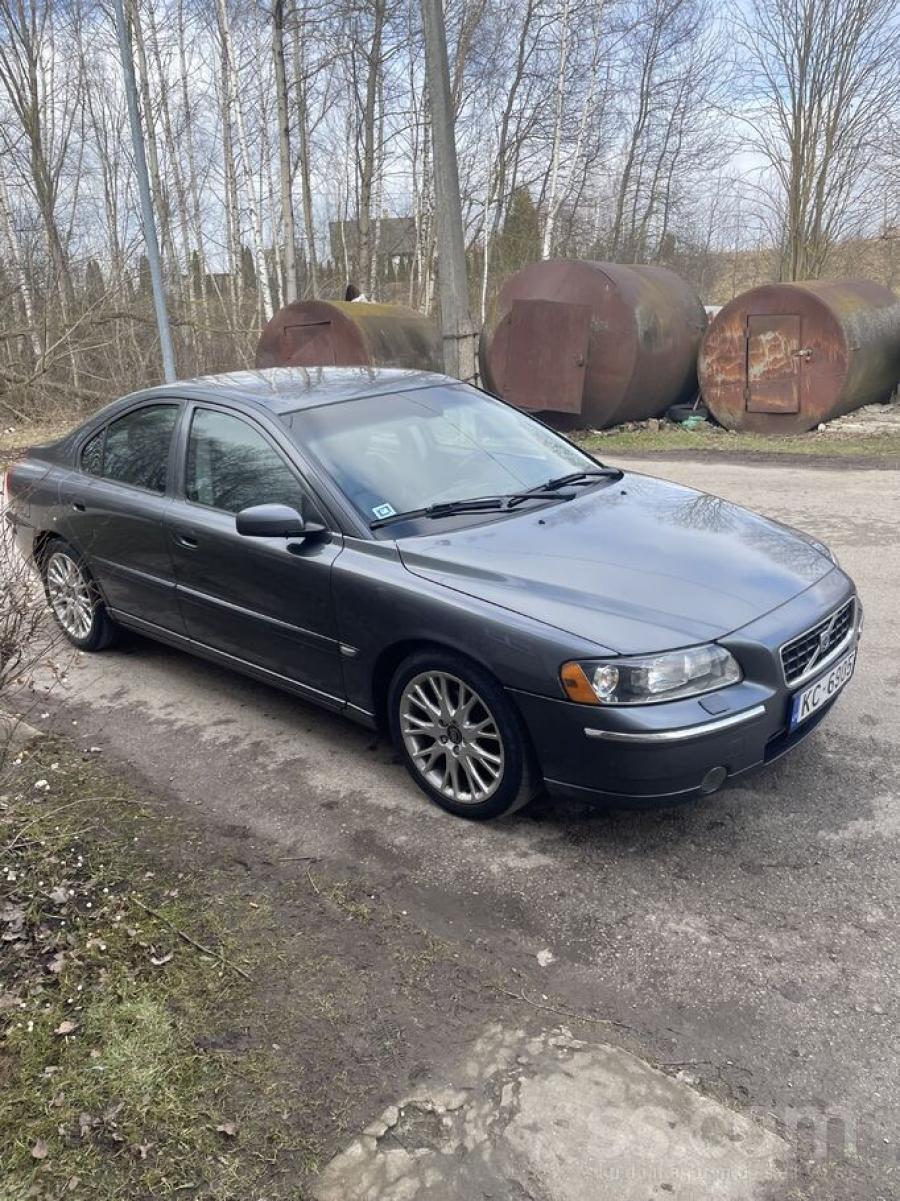 Grey Volvo S60 2004 in Ludza, with an engine capacity of 2.40 L and mileage of 394 thousand km for 650 €, photo 11 on AUTOMOTO.COM.LV