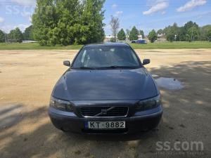 Pelēks Volvo S60 2004 Rīga, ar dzinēja tilpumu 2.40 L un nobraukumu 416 tūkst. km par 1000 €, foto 2 vietnē AUTOMOTO.COM.LV