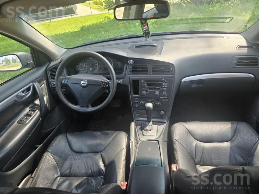 Pelēks Volvo S60 2004 Rīga, ar dzinēja tilpumu 2.40 L un nobraukumu 416 tūkst. km par 1000 €, foto 7 vietnē AUTOMOTO.COM.LV