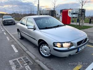 Pelēks Volvo S60 2004 Tallina, ar dzinēja tilpumu 2.40 L un nobraukumu 365 tūkst. km par 1690 €, foto 4 vietnē AUTOMOTO.COM.LV