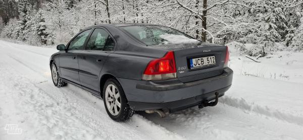 Grey Volvo S60 2004 in Utena, with an engine capacity of 2.40 L and mileage of 410 thousand km for 1500 €, photo 3 on AUTOMOTO.COM.LV
