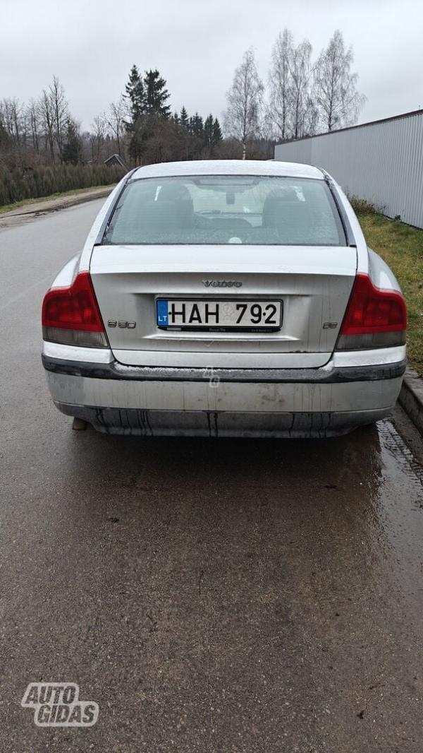 Pelēks Volvo S60 2004 Viļņa, ar dzinēja tilpumu 2.40 L un nobraukumu 490 tūkst. km par 1000 €, foto 8 vietnē AUTOMOTO.COM.LV
