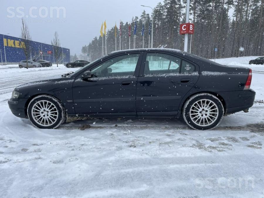 Pelēks Volvo S60 2004 Rīga, ar dzinēja tilpumu 2.40 L un nobraukumu 426 tūkst. km par 1500 €, foto 7 vietnē AUTOMOTO.COM.LV