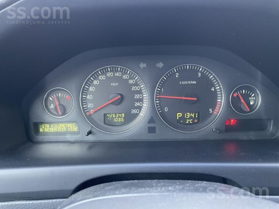 Pelēks Volvo S60 2004 Rīga, ar dzinēja tilpumu 2.40 L un nobraukumu 426 tūkst. km par 1500 €, foto 9 vietnē AUTOMOTO.COM.LV