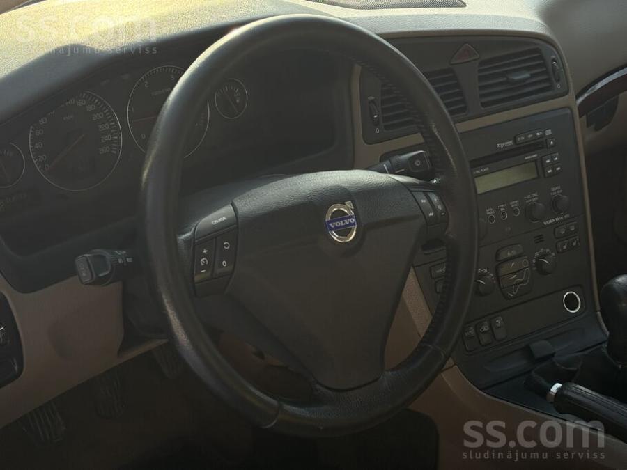 Pelēks Volvo S60 2004 Jelgava, ar dzinēja tilpumu 2.40 L un nobraukumu 403 tūkst. km par 1550 €, foto 15 vietnē AUTOMOTO.COM.LV