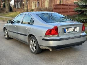 Grey Volvo S60 2004 in Klaipeda, with an engine capacity of 2.40 L and mileage of 400 thousand km for 850 €, photo 4 on AUTOMOTO.COM.LV