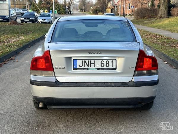 Grey Volvo S60 2004 in Klaipeda, with an engine capacity of 2.40 L and mileage of 400 thousand km for 850 €, photo 6 on AUTOMOTO.COM.LV