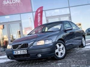 Grey Volvo S60 2004 in Riga, with an engine capacity of 2.40 L and mileage of 270 thousand km for 1790 €, photo  on AUTOMOTO.COM.LV