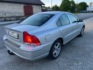 Pelēks Volvo S60 2004 Paide, ar dzinēja tilpumu 2.40 L un nobraukumu 225 tūkst. km par 3499 €, foto 4 vietnē AUTOMOTO.COM.LV