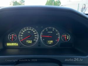 Pelēks Volvo S60 2004 Paide, ar dzinēja tilpumu 2.40 L un nobraukumu 225 tūkst. km par 3499 €, foto 22 vietnē AUTOMOTO.COM.LV