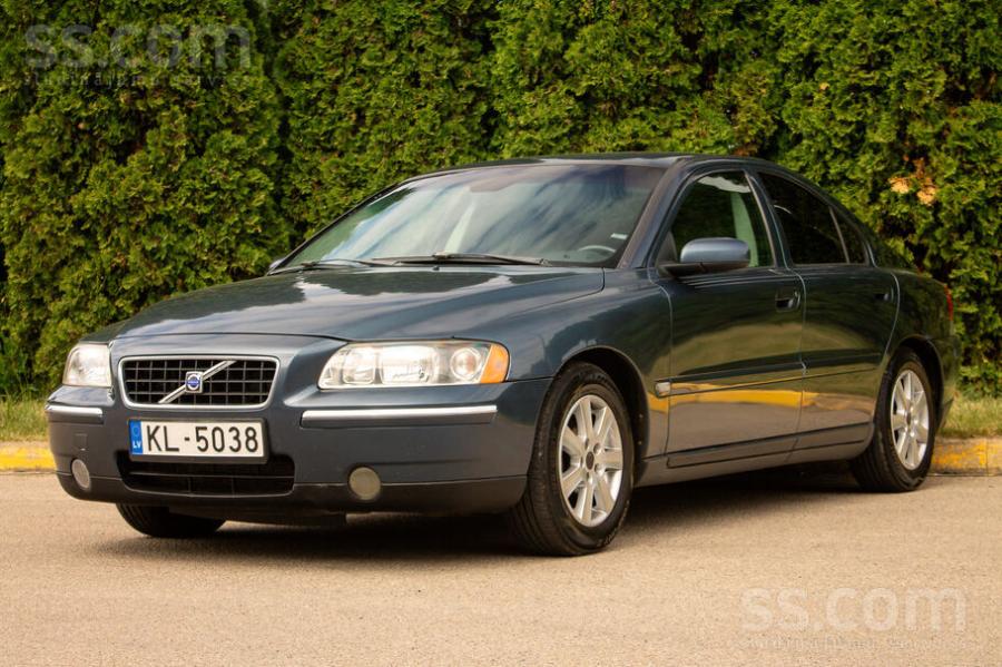 Grey Volvo S60 2004 in Jelgava, with an engine capacity of 2.40 L and mileage of 412 thousand km for 1790 €, photo 4 on AUTOMOTO.COM.LV