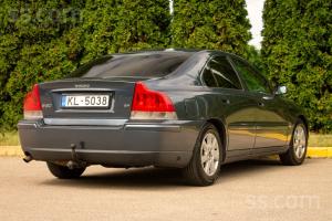 Grey Volvo S60 2004 in Jelgava, with an engine capacity of 2.40 L and mileage of 412 thousand km for 1790 €, photo 7 on AUTOMOTO.COM.LV
