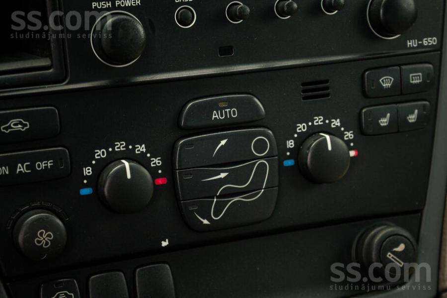 Grey Volvo S60 2004 in Jelgava, with an engine capacity of 2.40 L and mileage of 412 thousand km for 1790 €, photo 15 on AUTOMOTO.COM.LV