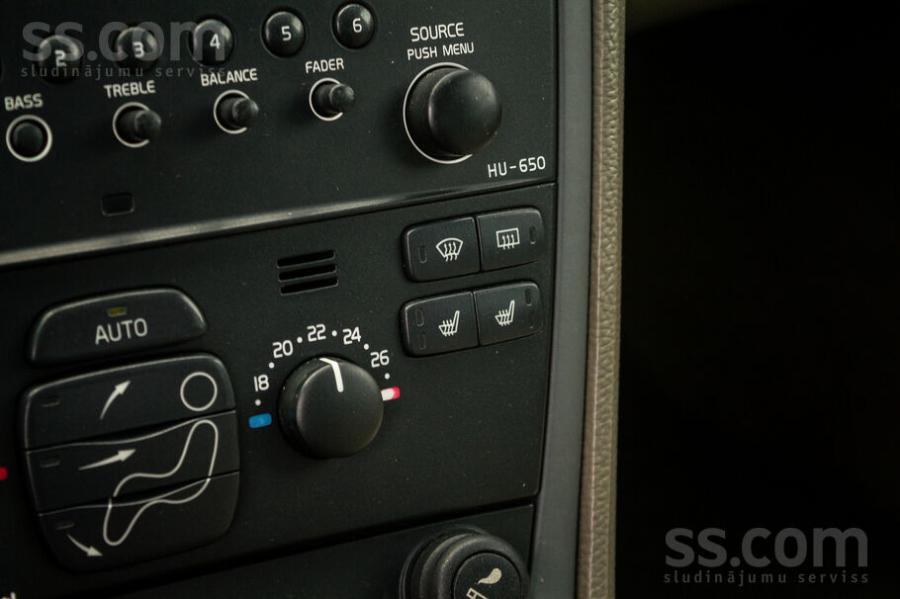 Grey Volvo S60 2004 in Jelgava, with an engine capacity of 2.40 L and mileage of 412 thousand km for 1790 €, photo 16 on AUTOMOTO.COM.LV