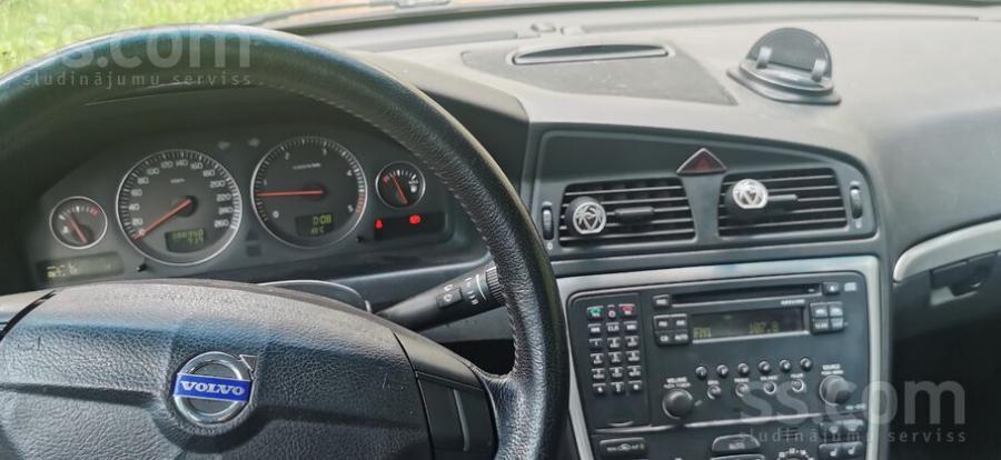 Pelēks Volvo S60 2004 Rīga, ar dzinēja tilpumu 2.40 L un nobraukumu 389 tūkst. km par 1700 €, foto 4 vietnē AUTOMOTO.COM.LV