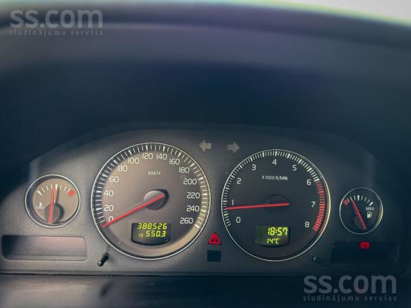 Pelēks Volvo S60 2004 Madona, ar dzinēja tilpumu 2.40 L un nobraukumu 389 tūkst. km par 2250 €, foto 5 vietnē AUTOMOTO.COM.LV